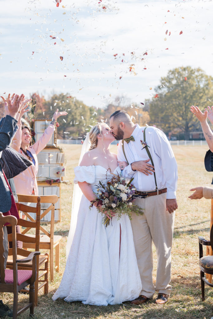 7 Creative and Unique Wedding Send-Off Ideas - thelilaclionphotography.com