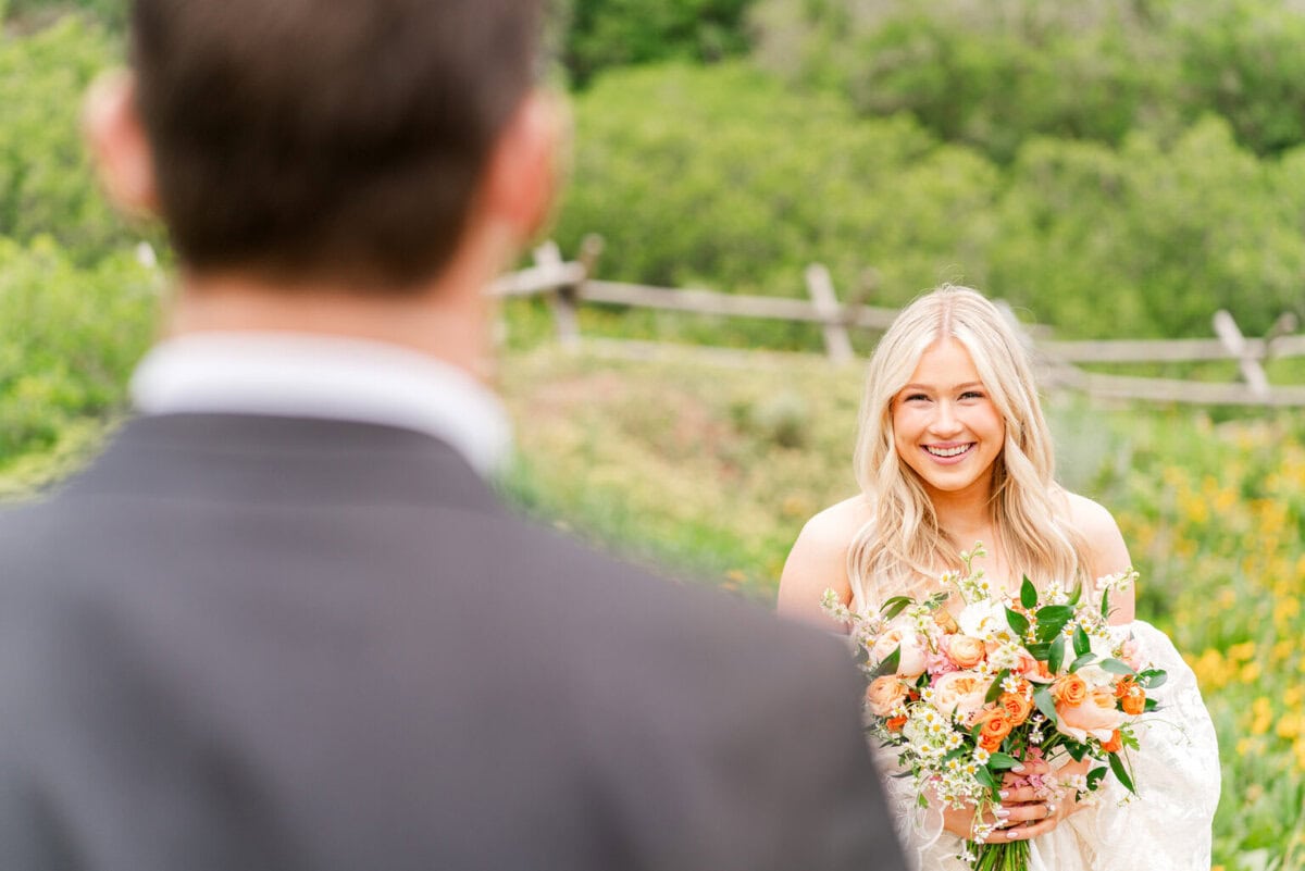 Should You Do A First Look at Your Wedding? - Pros and Cons ...